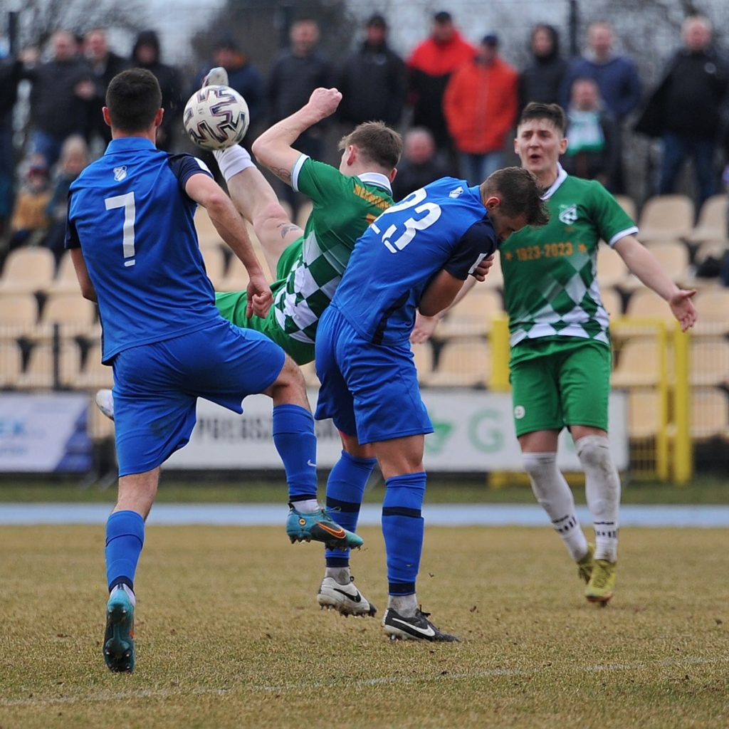 Sroga lekcja w Mławie - RKS Ursus - Strona Oficjalna